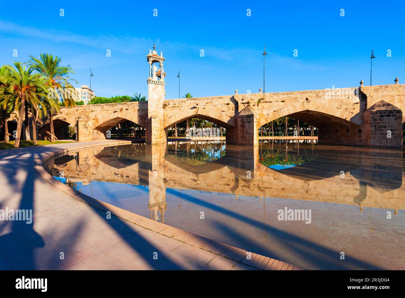 The Puente del Mar is a pedestrian bridge that crosses the river Turia ...