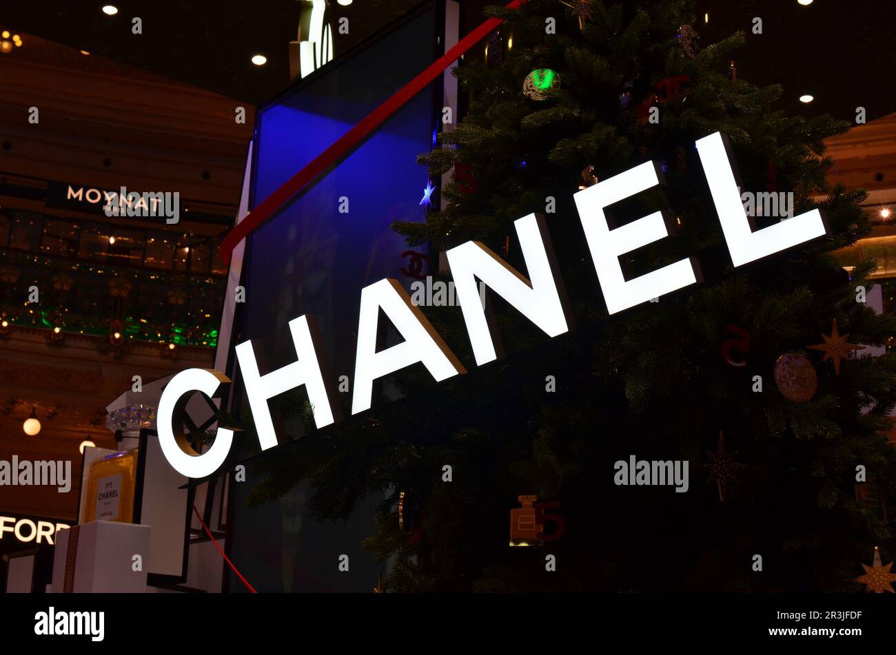 Paris, France - December 10, 2022: Chanel store with Christmas tree in ...