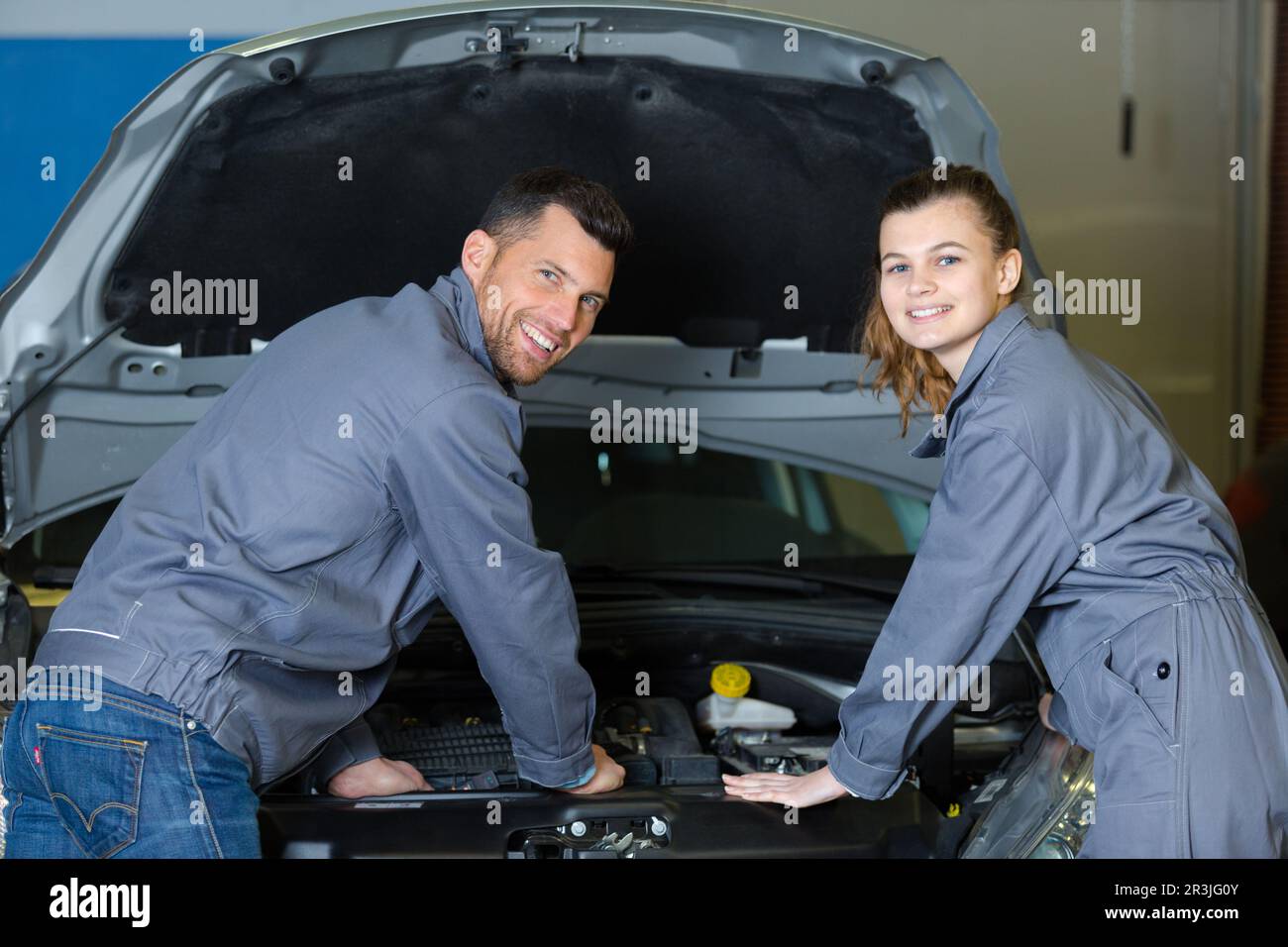 Auto service center crew hi-res stock photography and images - Alamy
