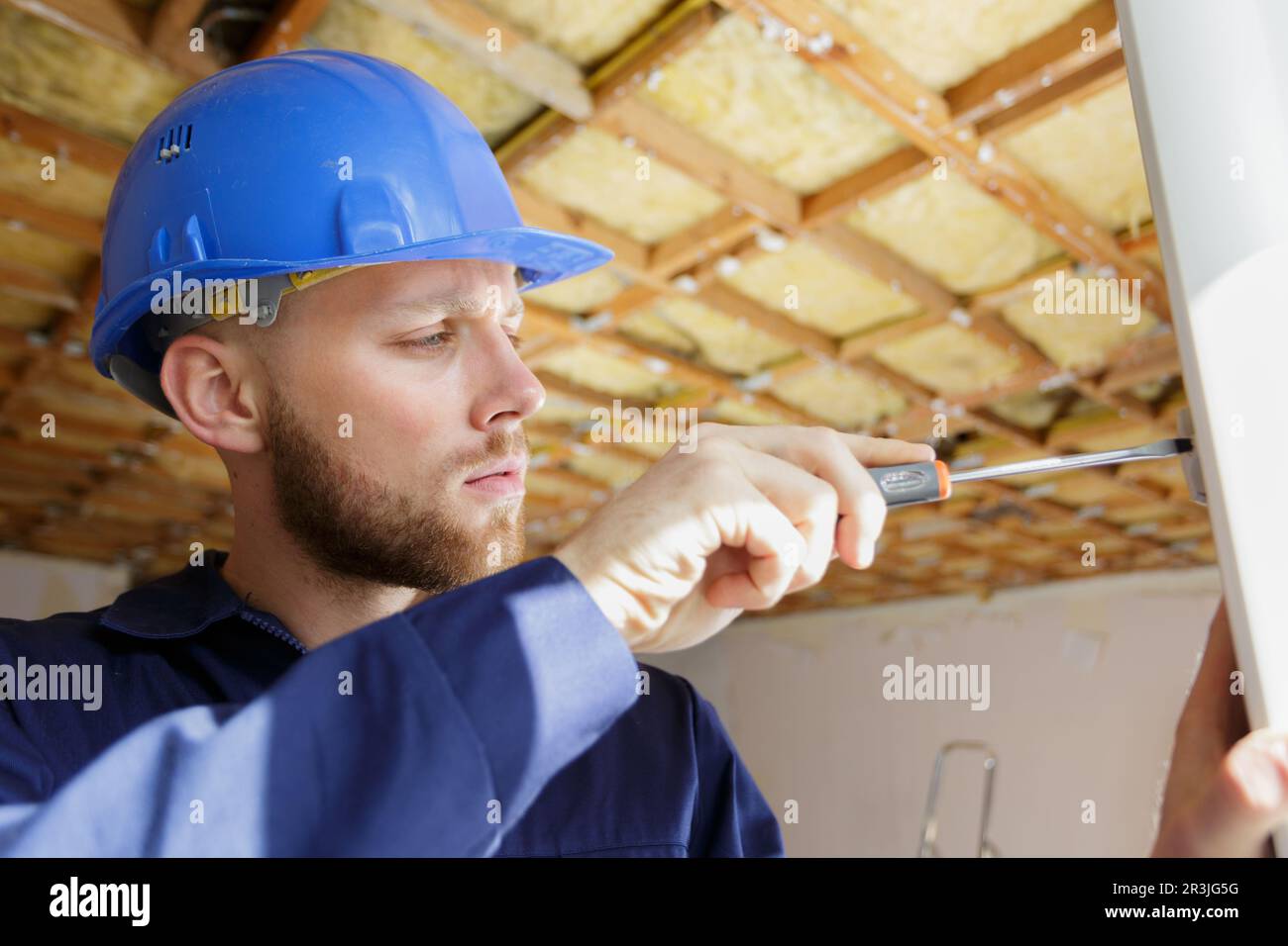 Builder screws screw wall hi-res stock photography and images - Alamy