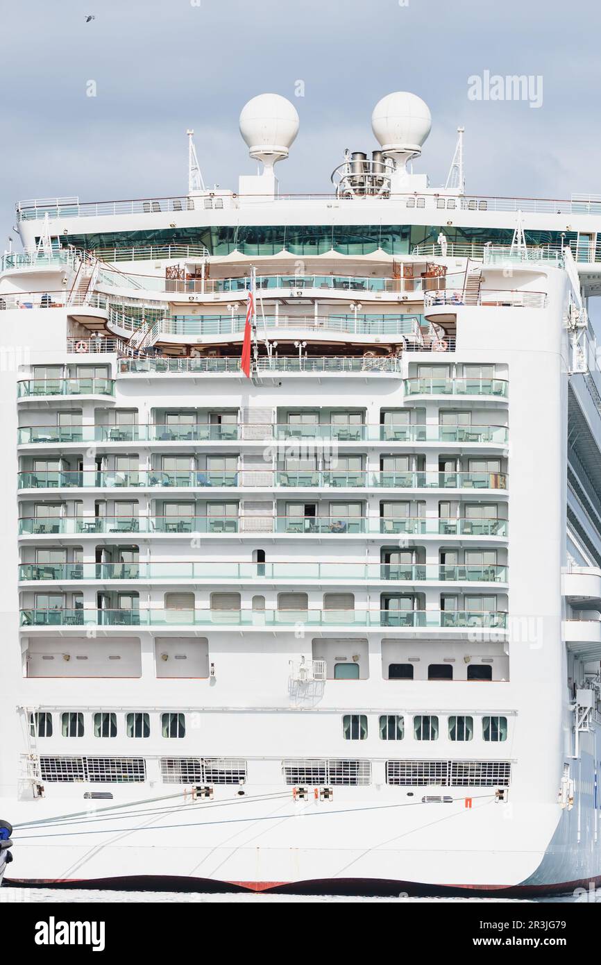 Big cruise ship Stock Photo - Alamy