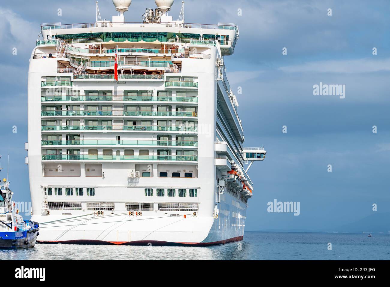 Big cruise ship Stock Photo - Alamy