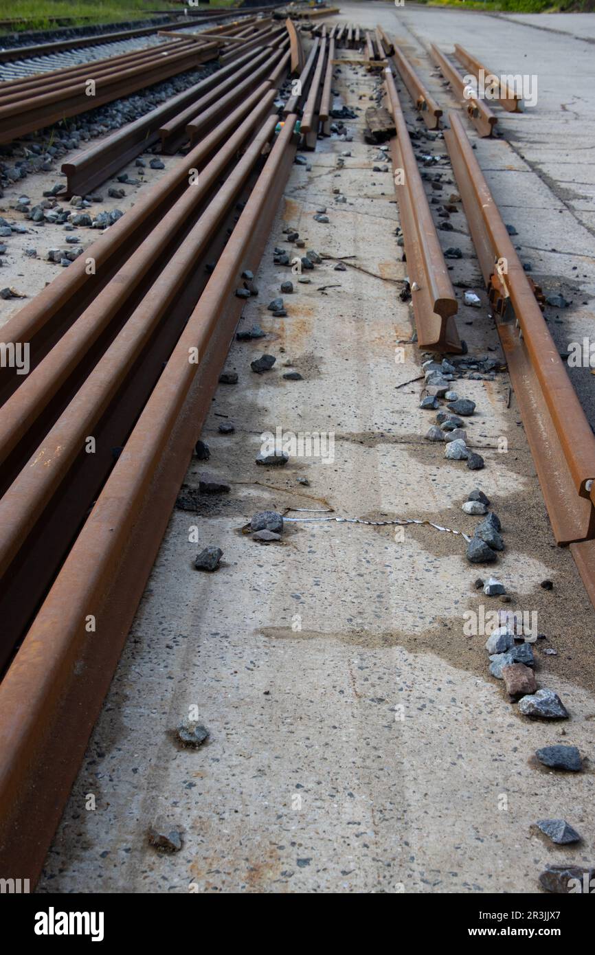 Steel beams pile hi-res stock photography and images - Alamy
