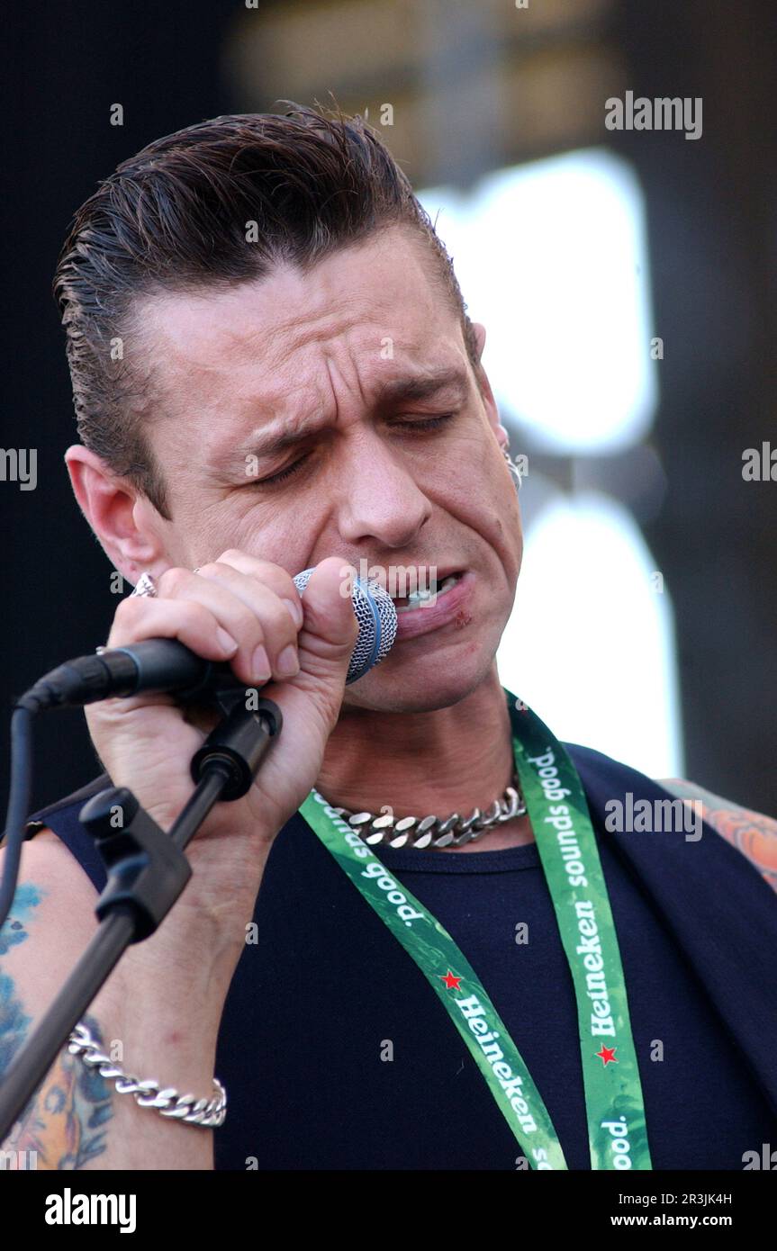 Imola Italy 2002-06-16: Liam McKahey singer of Cousteau at the Heineken ...