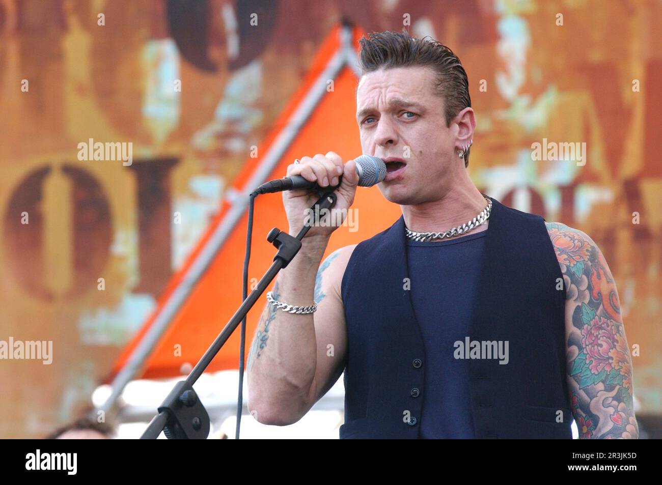 Imola Italy 2002-06-16: Liam McKahey singer of Cousteau at the Heineken ...