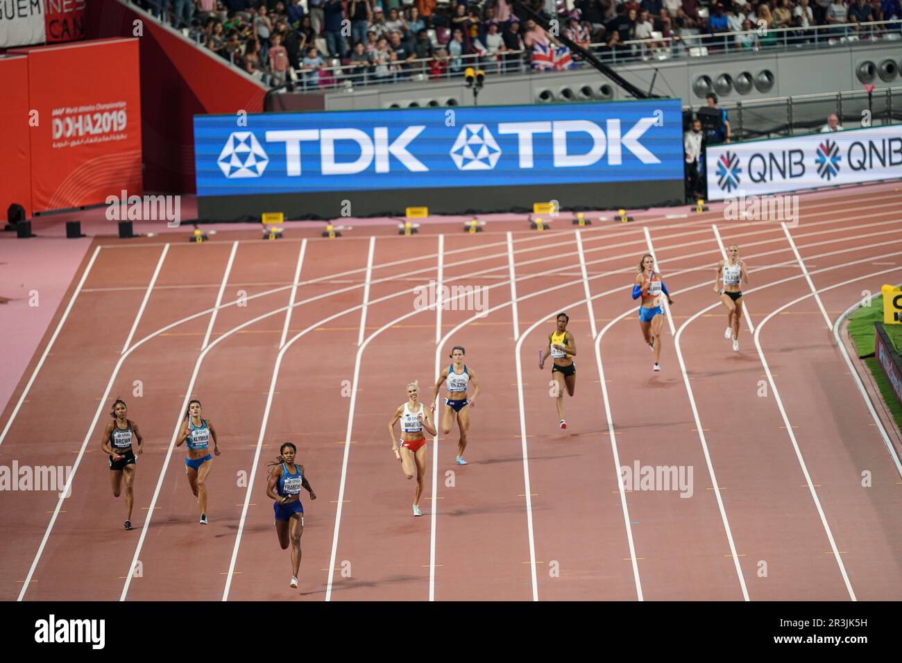 Phyllis FRANCIS running the 4x400m relay at the 2019 World Athletics ...