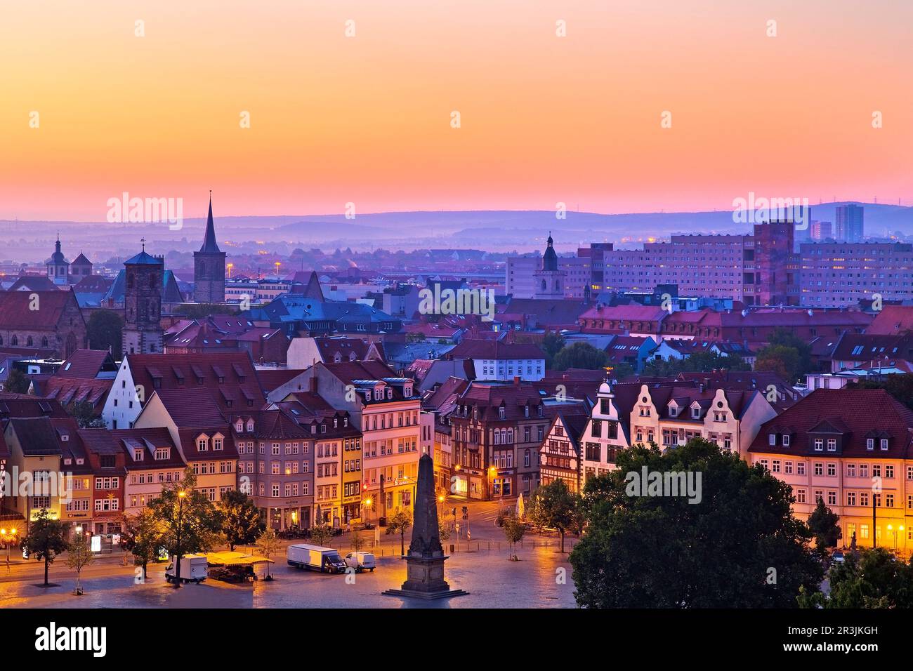 Obelisk old hi-res stock photography and images - Alamy
