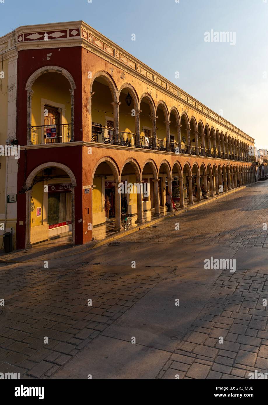 Historical Spanish colonial buildings, Plaza de la Independencia ...