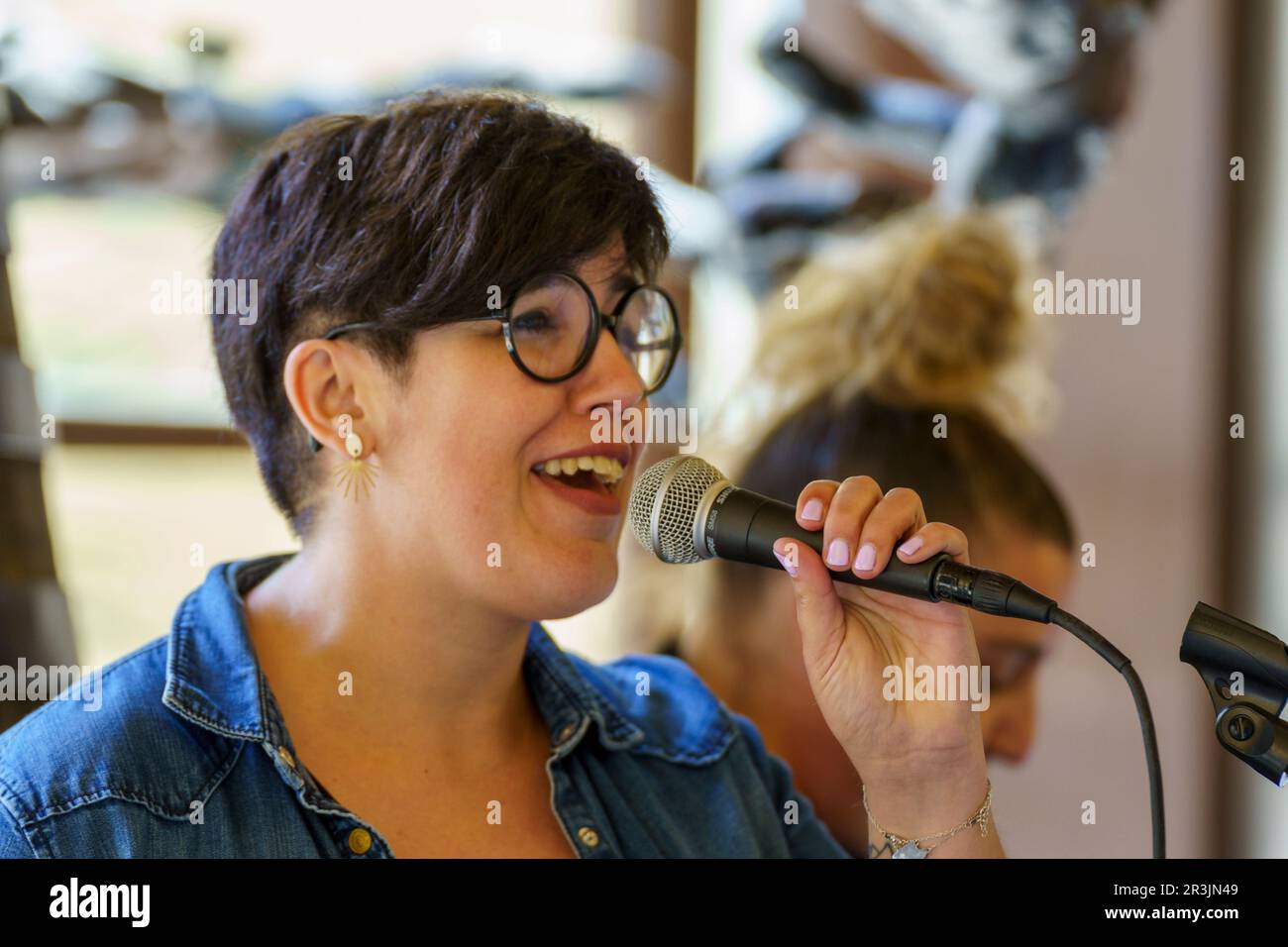 Natalia Tascon i Maria Magdalena Amengual. singer, Calendari Folklòric ...
