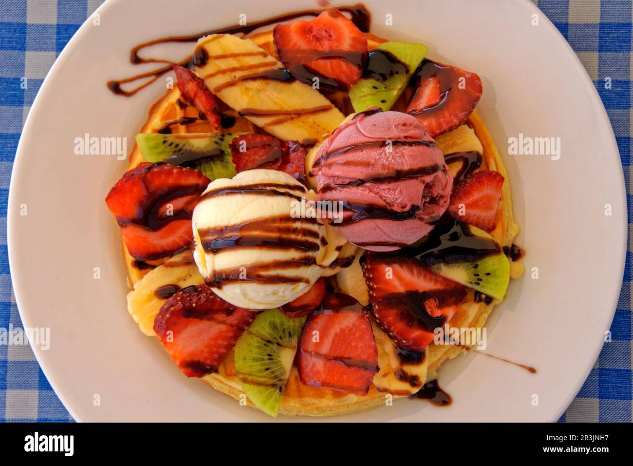 Free ice cream hi-res stock photography and images - Alamy