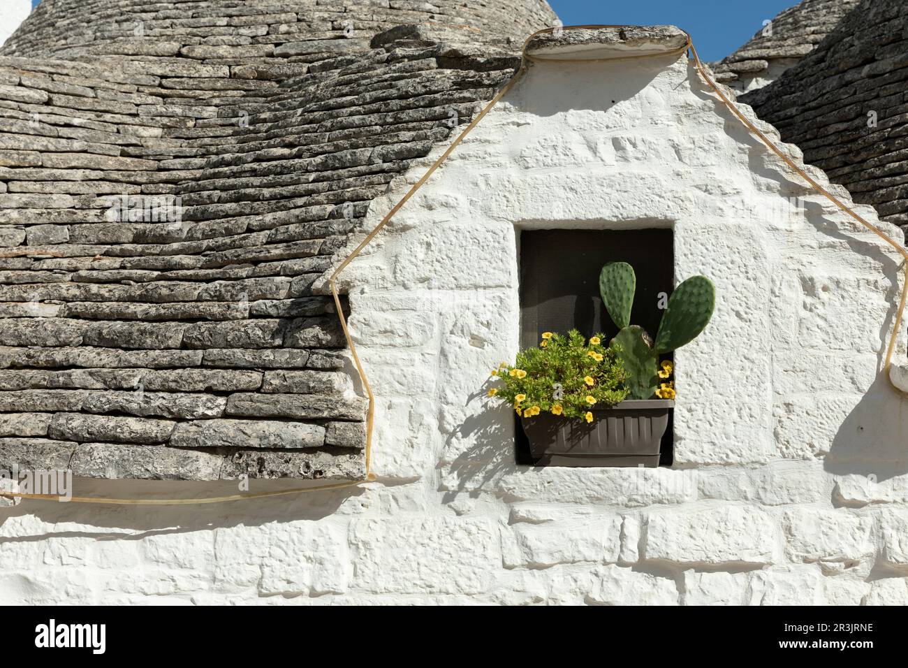Detail of a trullo house in Alberobello, Pulia, Italy Stock Photo - Alamy