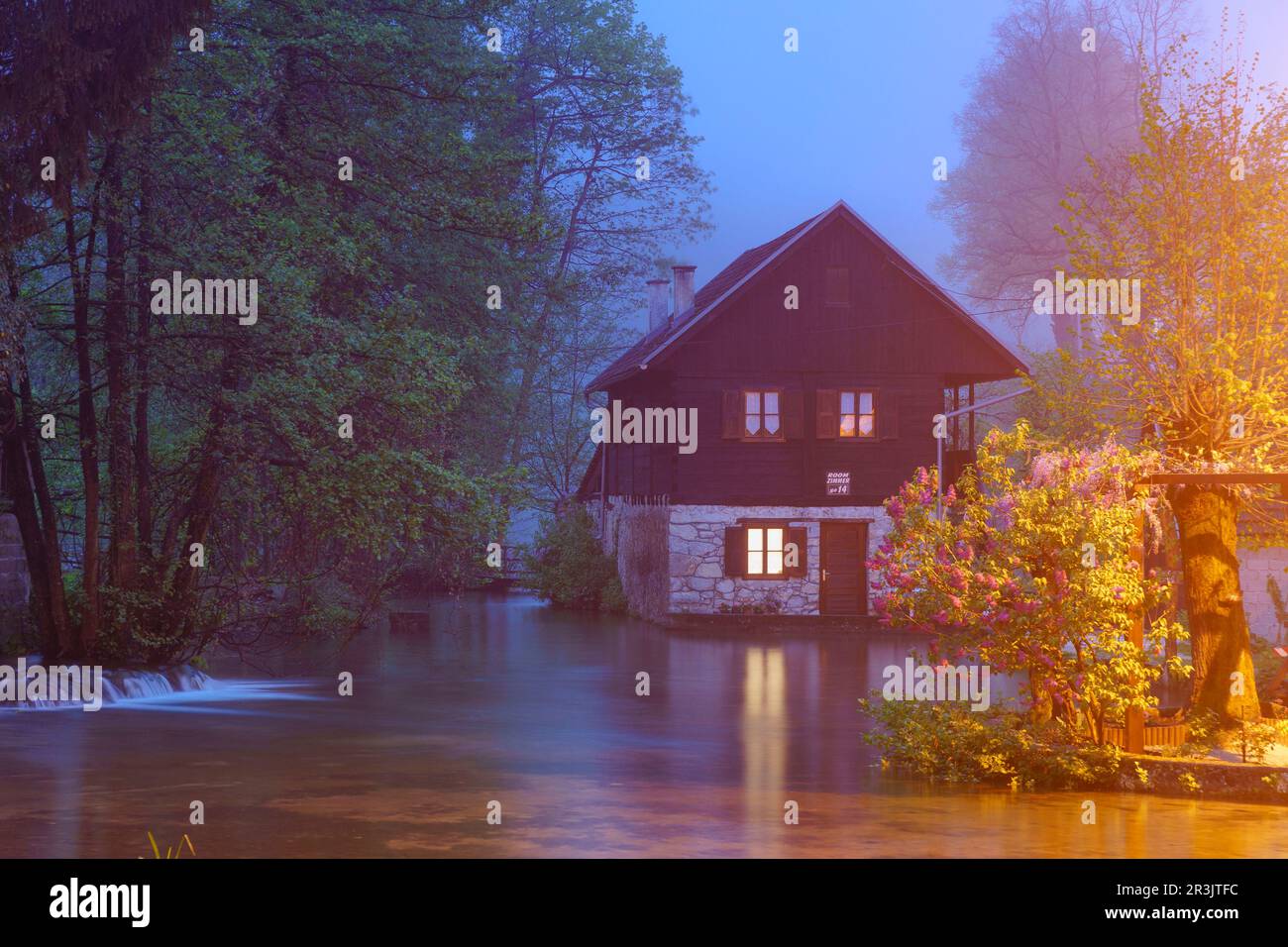 Cascadas de Slunj , Rastoke, condado de Karlovac, cerca del Parque ...