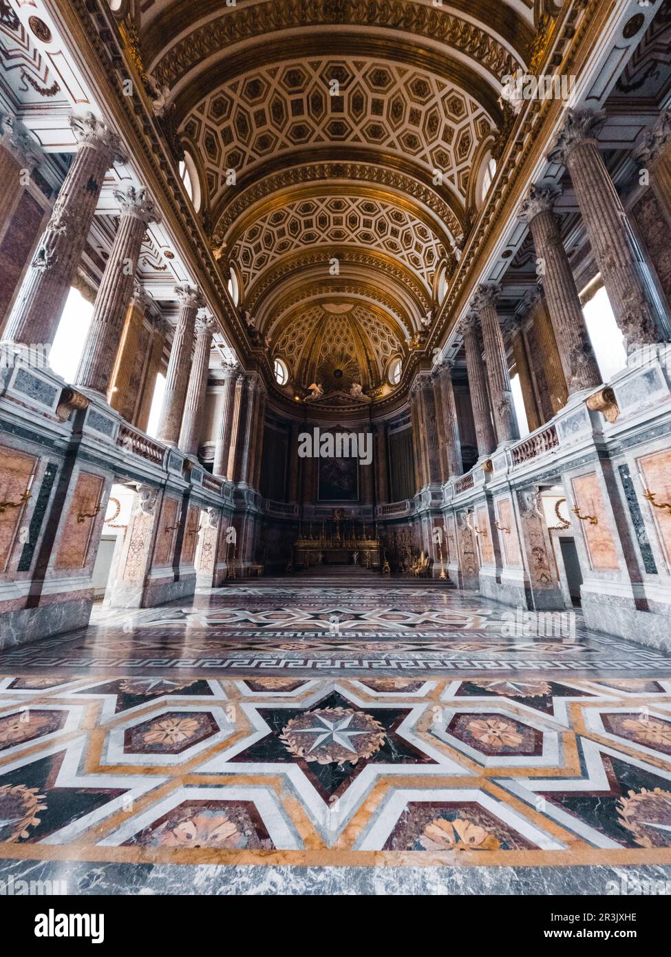 hall of a royal palace covered in ancient marble Stock Photo - Alamy