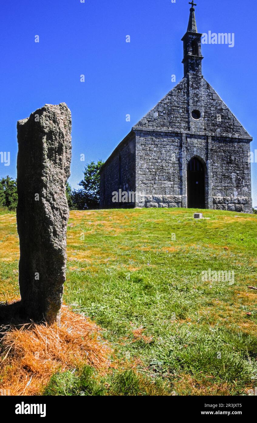 Iglesia de Saint Michel. Baud. Bretaña.Francia Stock Photo - Alamy