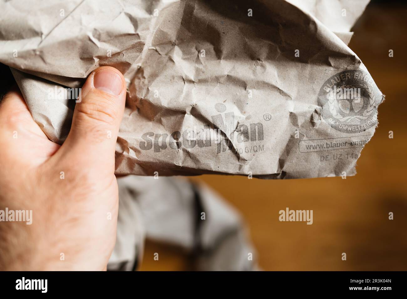 Wrapping papier hi-res stock photography and images - Alamy