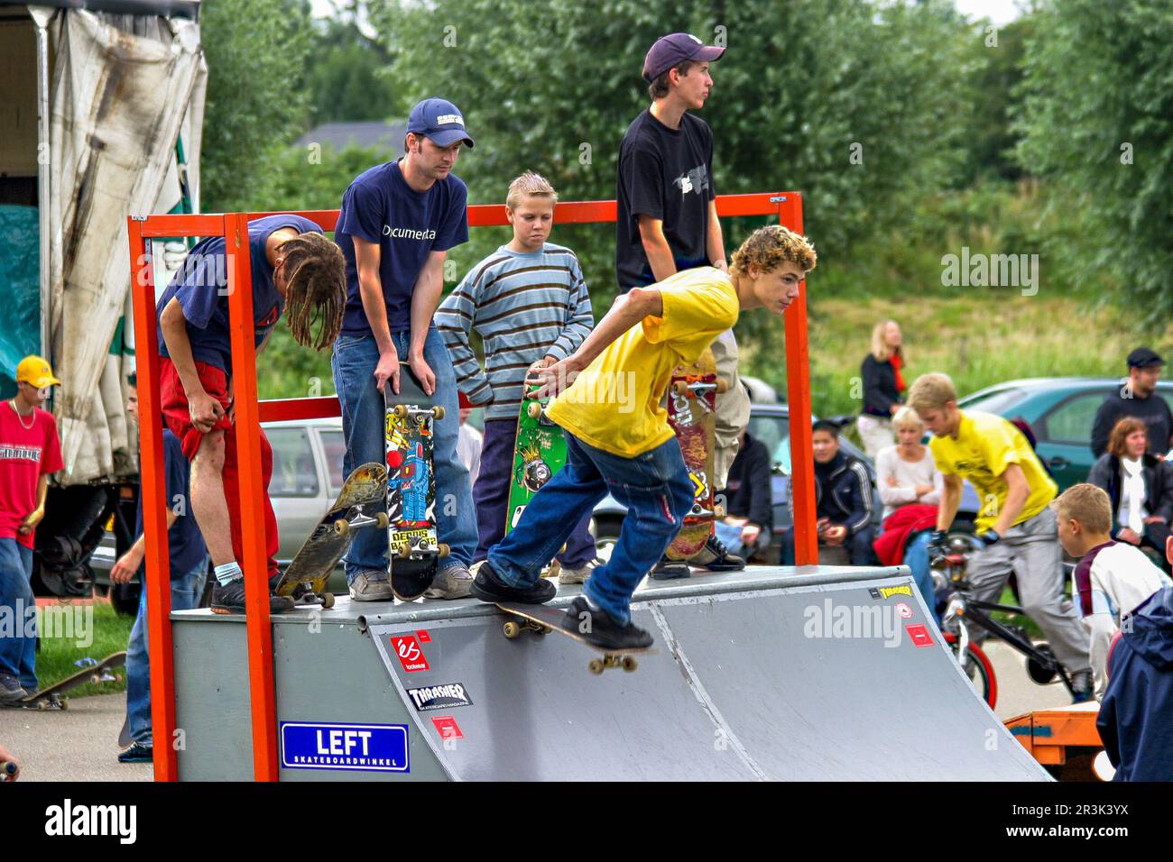 Halfpipe skateboarder skate park hi-res stock photography and images ...