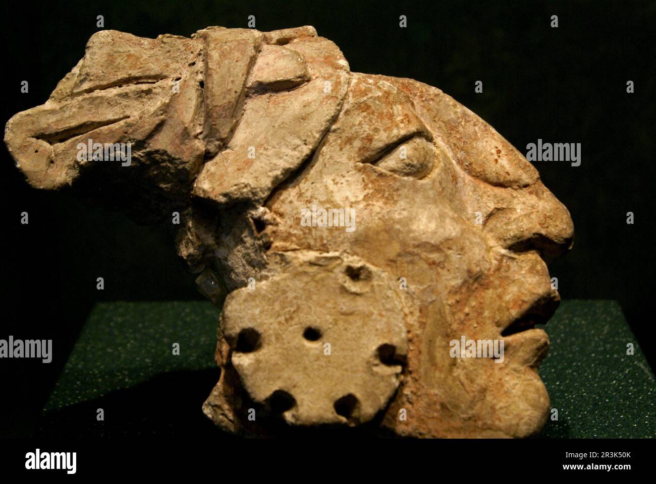Perfil maya hi-res stock photography and images - Alamy