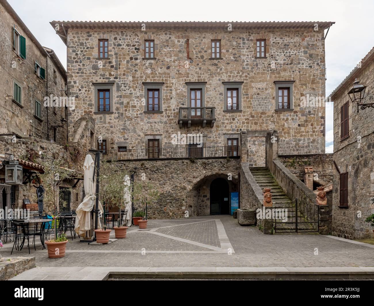 Monaldeschi della Cervara palace, Piazzetta dell'Orologio square ...