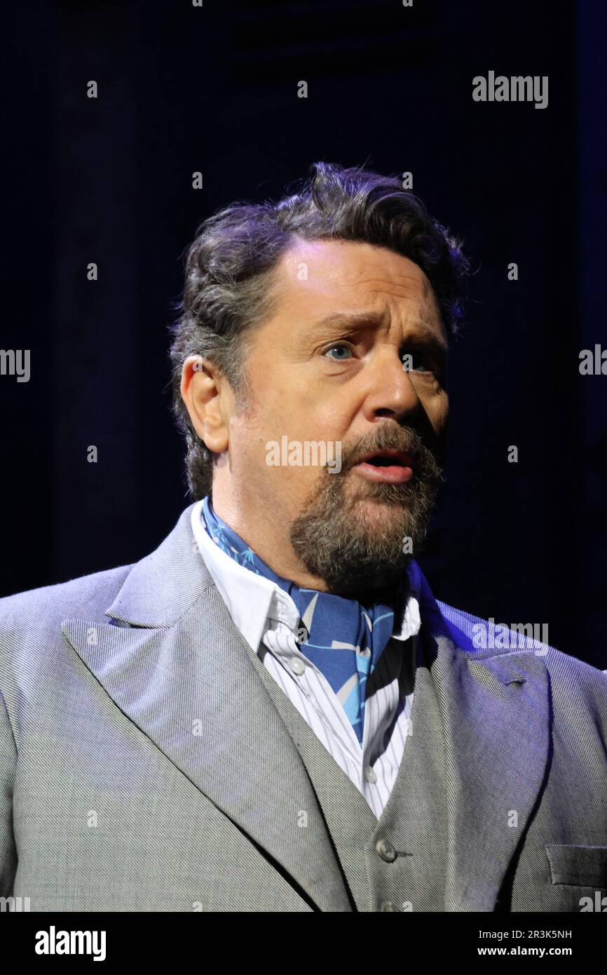 Michael Ball, Aspects of Love - Production Photography, Lyric Theatre ...