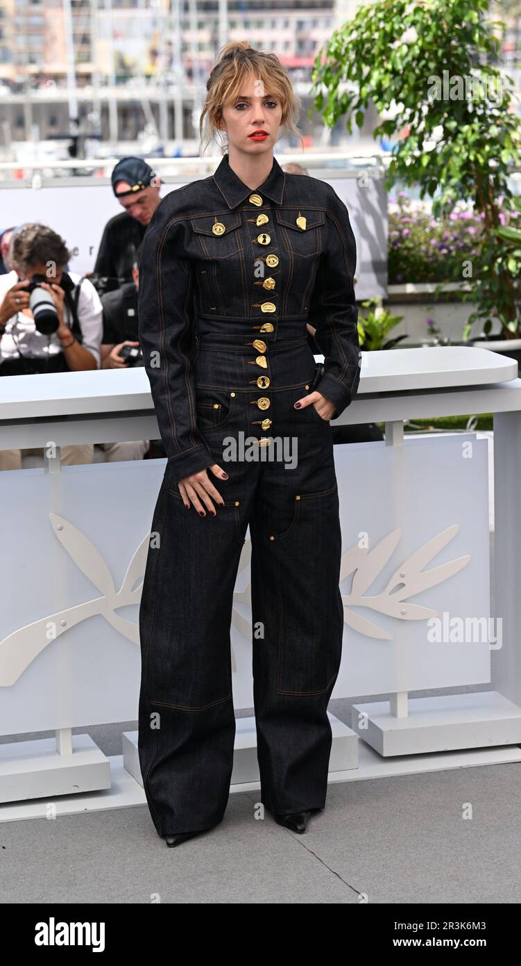 Maya Hawke attending the photocall for Asteroid City during the 76th ...
