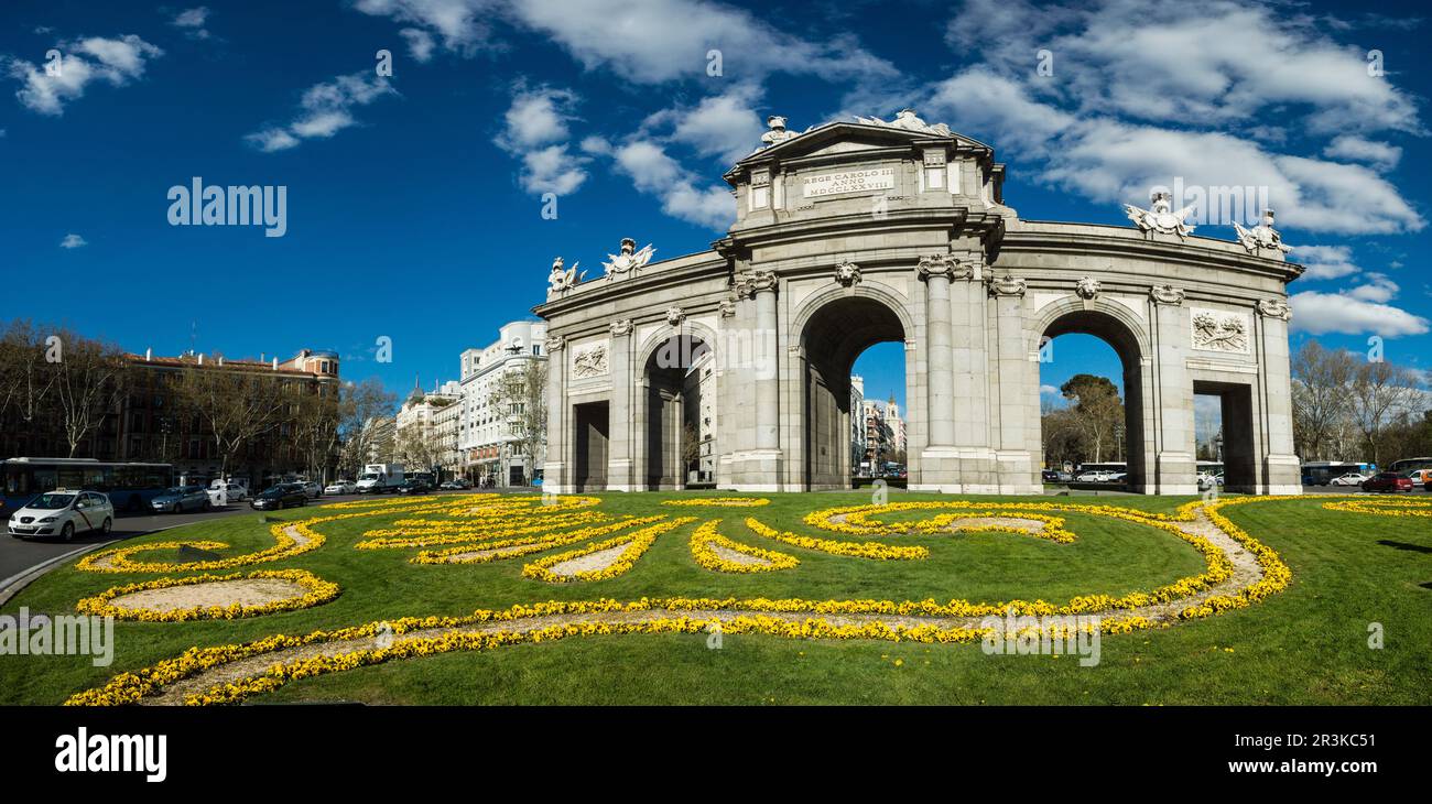 Plaza del monumento a la independencia hi-res stock photography and ...