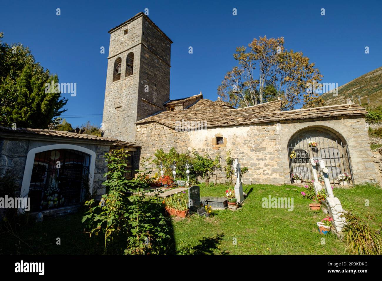 iglesia de . Nerín, . Edificio Religioso Fortificado, Huesca, Aragón ...