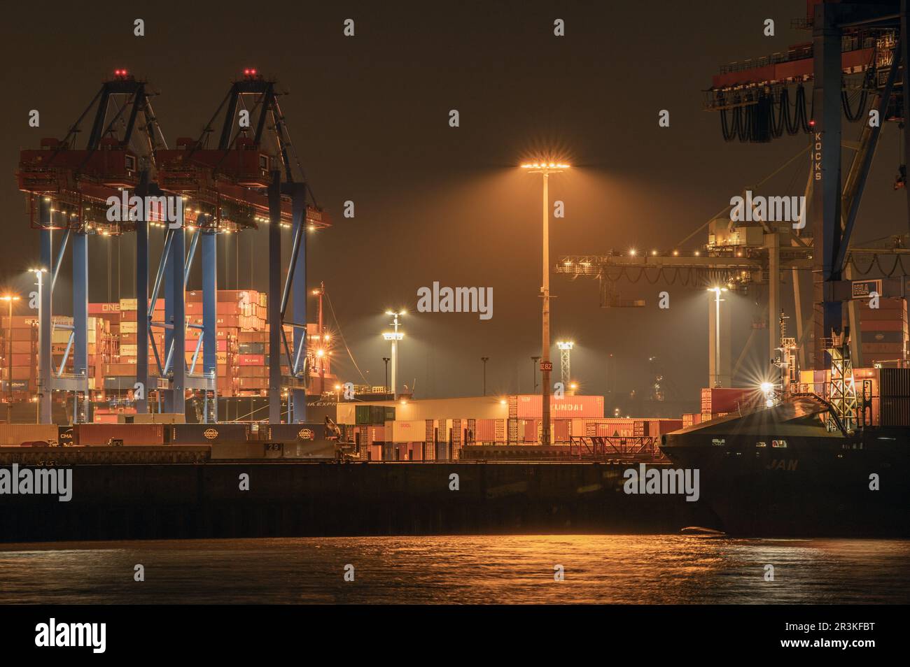 Schiffe container hi-res stock photography and images - Alamy