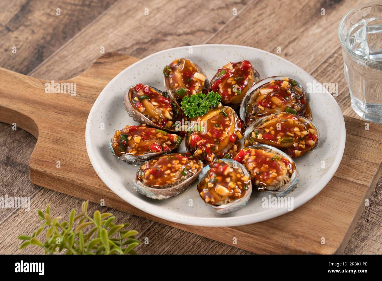 Delicious steamed abalone with spicy tomato sauce, Taiwanese five ...