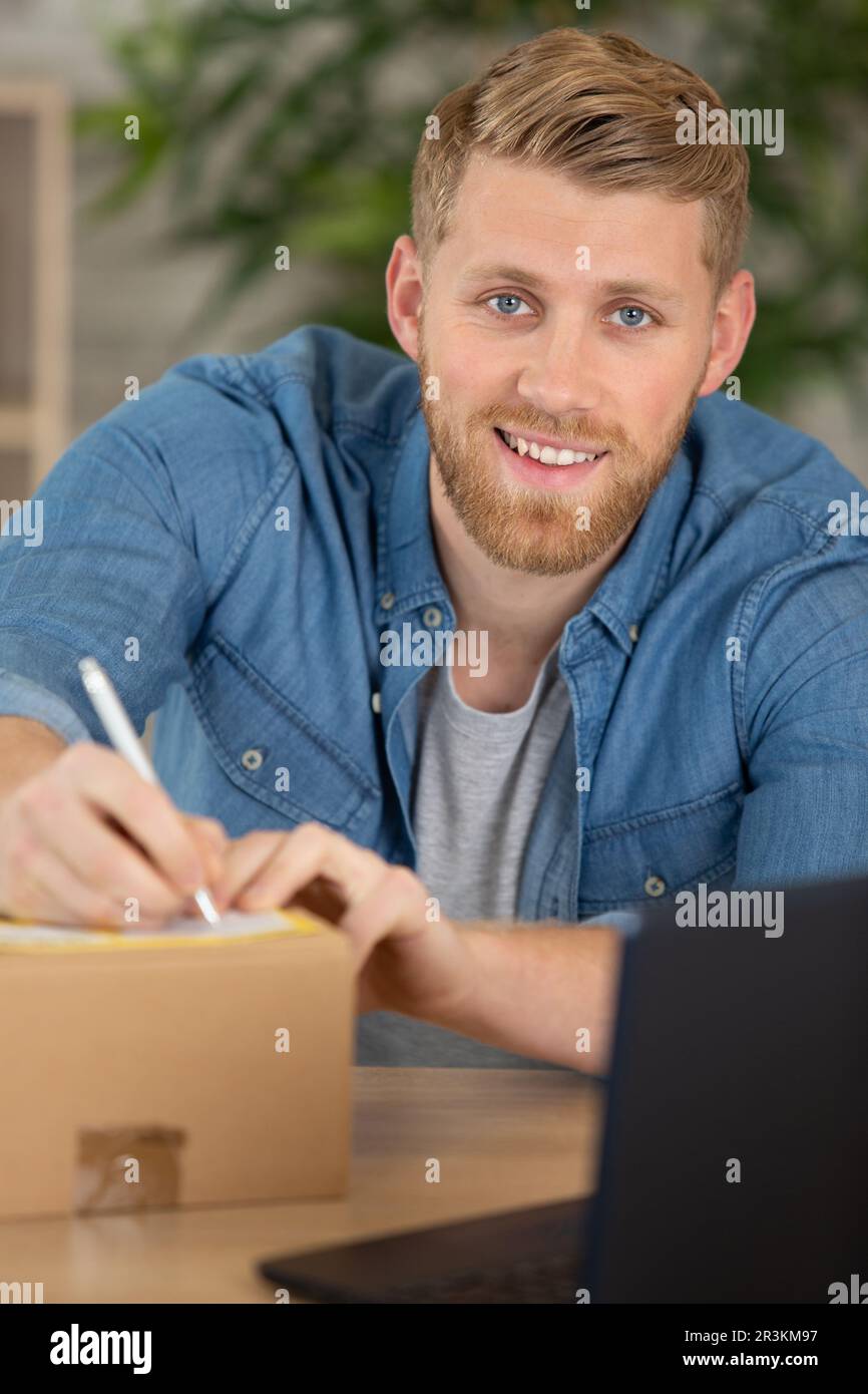Man card looking letter hi-res stock photography and images - Alamy
