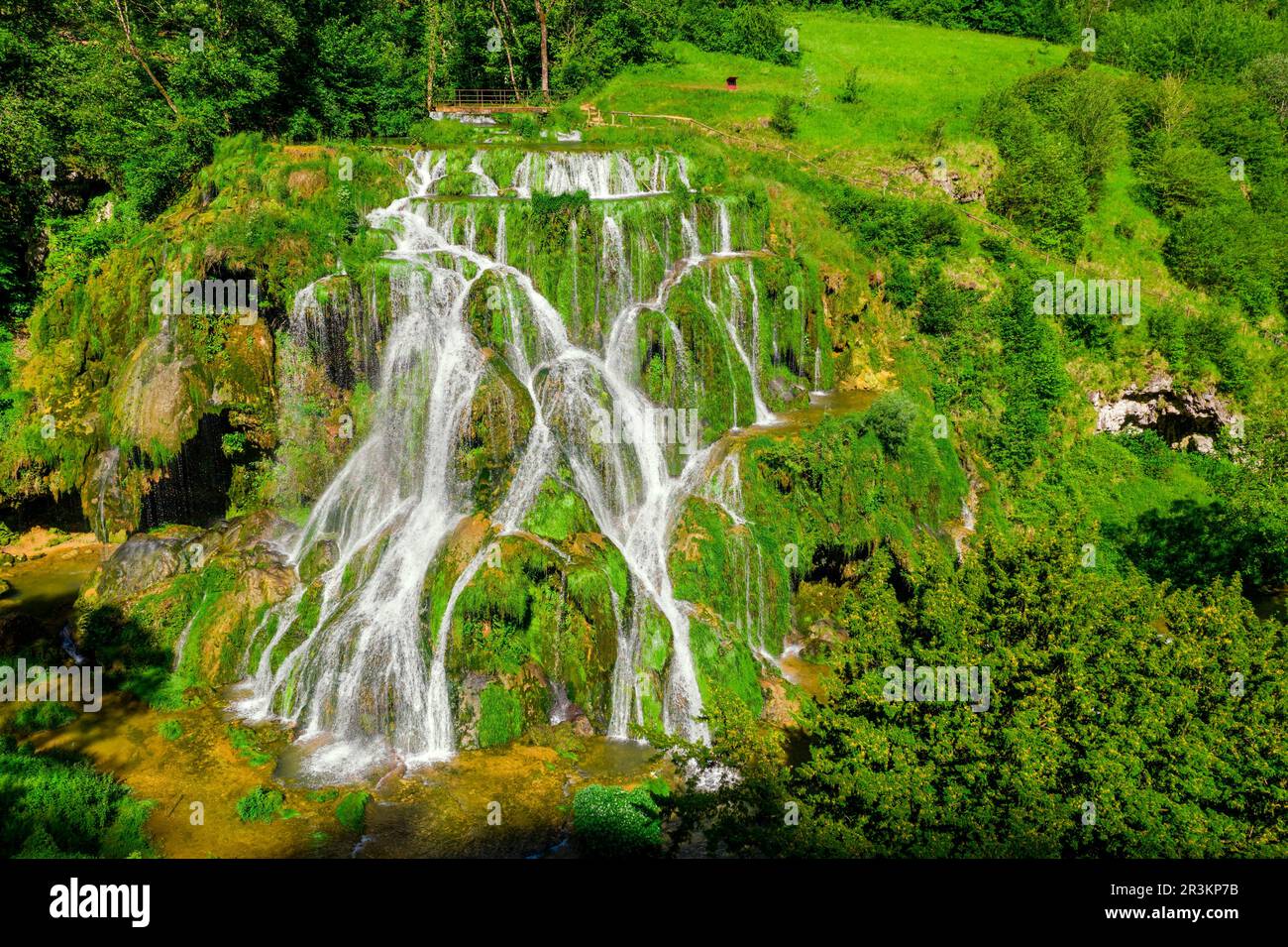 Baume-les-Messieurs waterfall, le Dard, in summer, Jura, France Stock ...