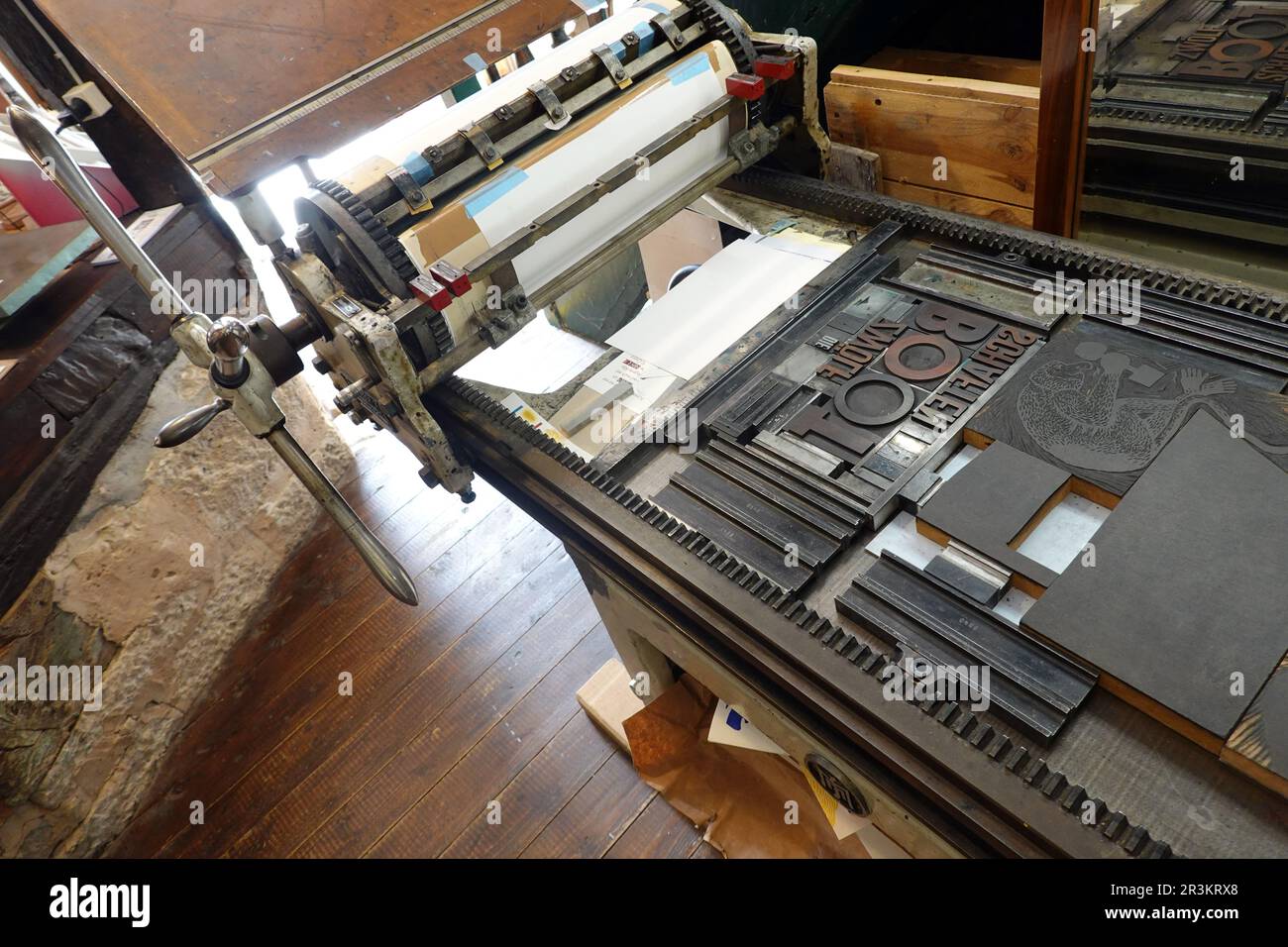 Historical mechanical printing press Stock Photo - Alamy