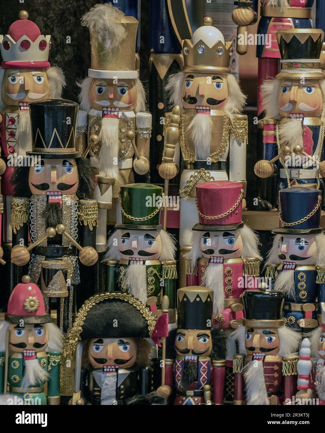 Nutcracker figures hi-res stock photography and images - Alamy