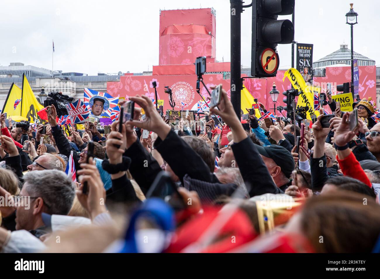 London, UK. 6th May, 2023. Royalists and tourists standing alongside ...