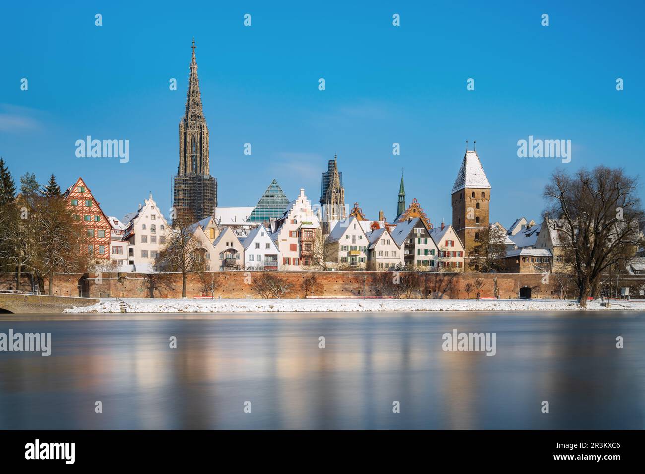 Panorama of City Ulm in winter with blue sky and snow. Ulmer Minster ...