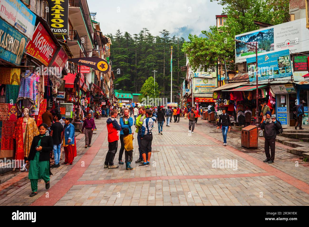 Manali mall road hi-res stock photography and images - Alamy
