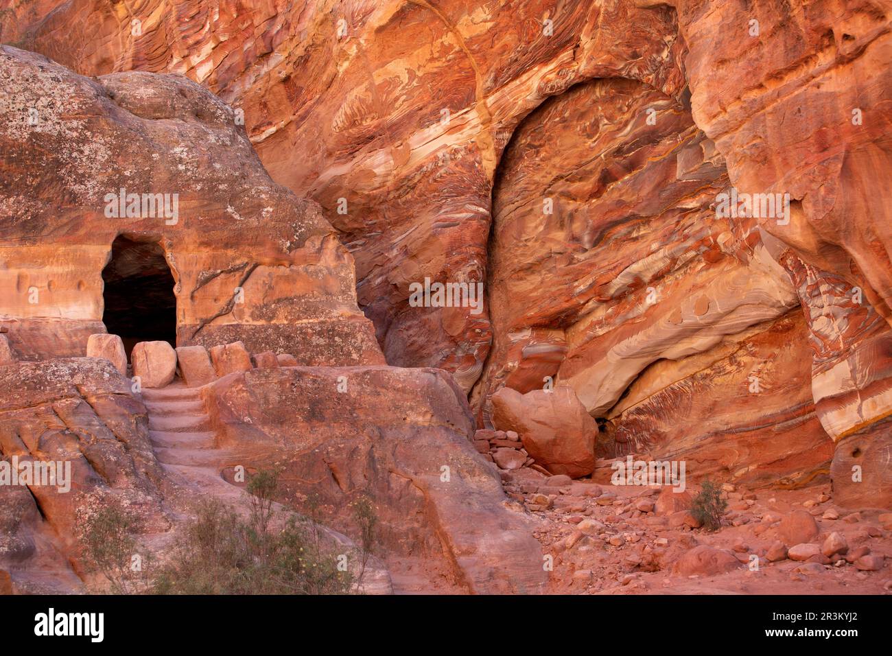 Sandstone rock and mineral layers in Petra, Jordan Stock Photo - Alamy