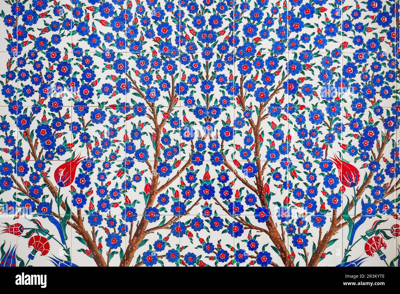 Floral pattern design on the wall of the Sheikh Zayed Grand Mosque, the ...