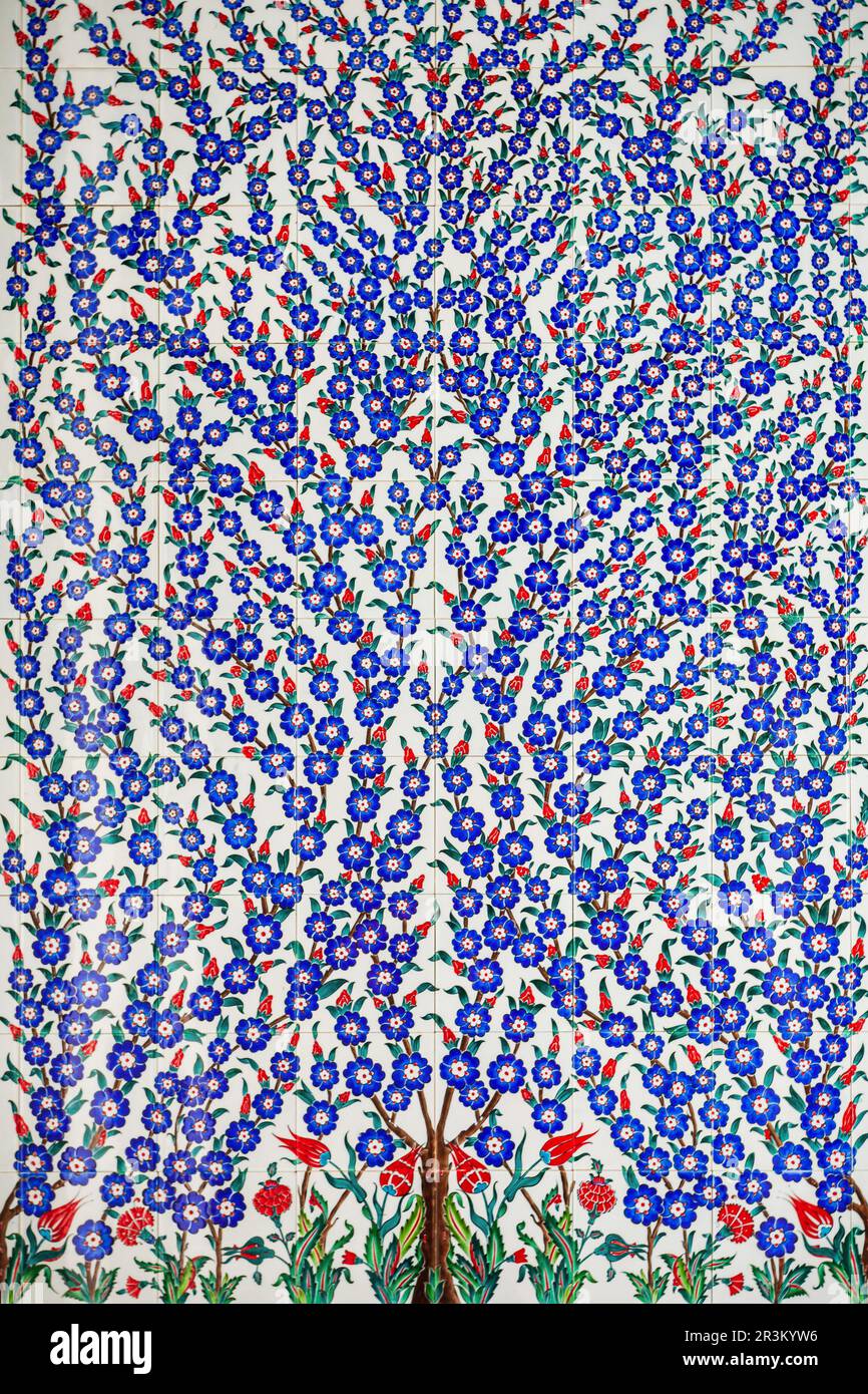 Floral pattern design on the wall of the Sheikh Zayed Grand Mosque, the ...