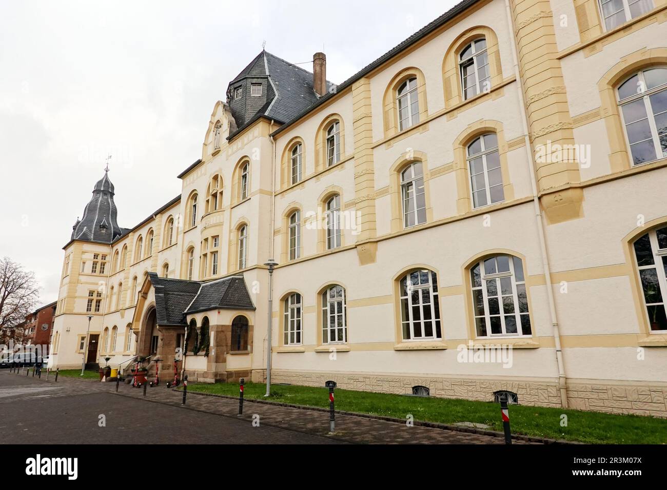 Alexian Hospital in Porz-Ensen Stock Photo - Alamy