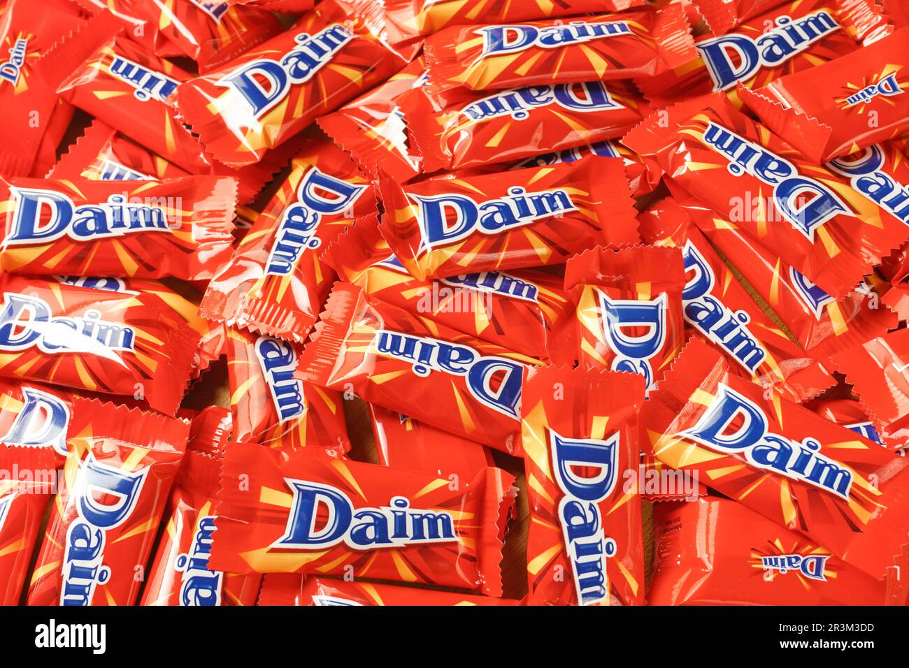 Daim chocolate bar hi-res stock photography and images - Alamy