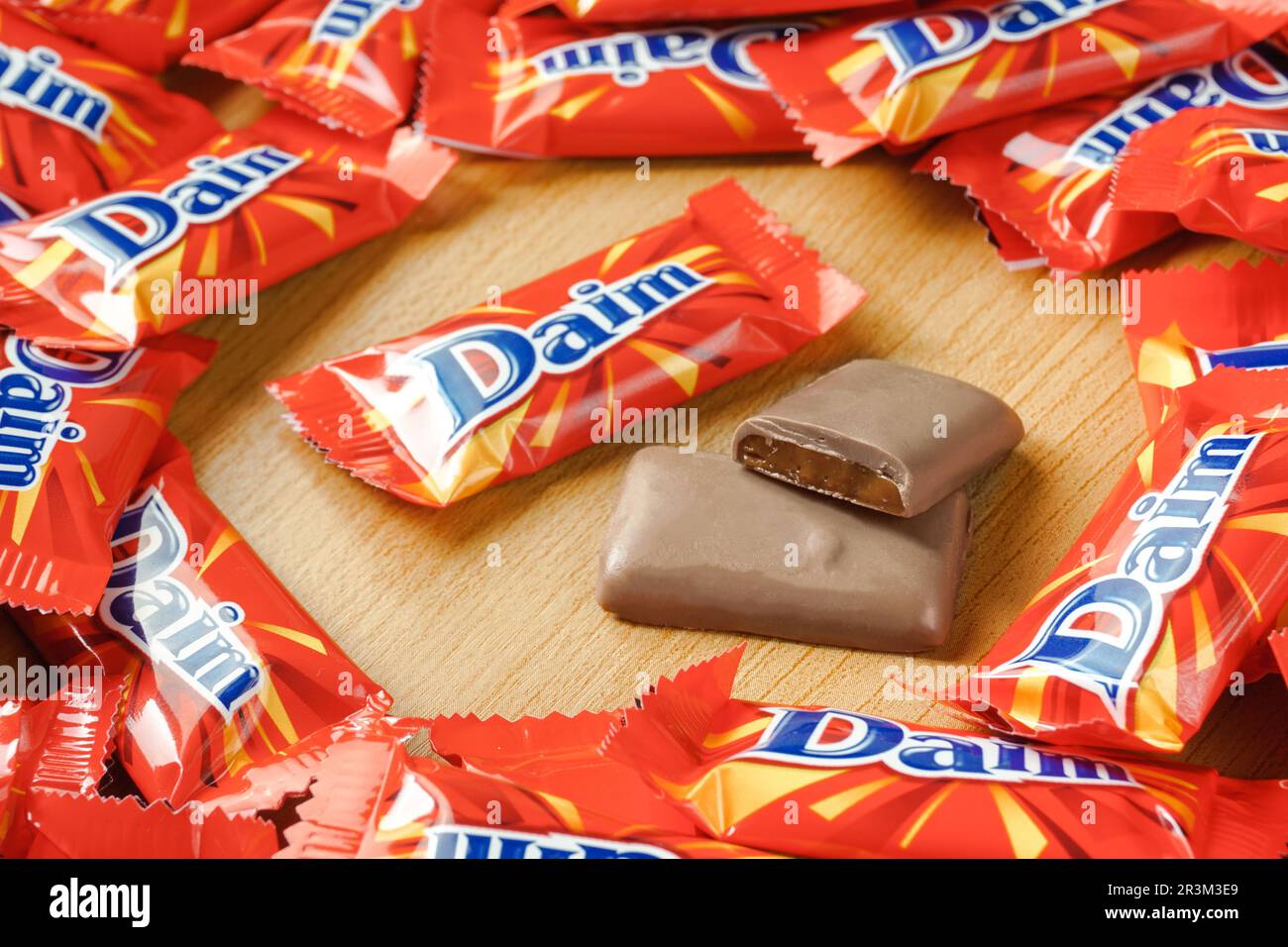 Daim chocolate bar hi-res stock photography and images - Alamy