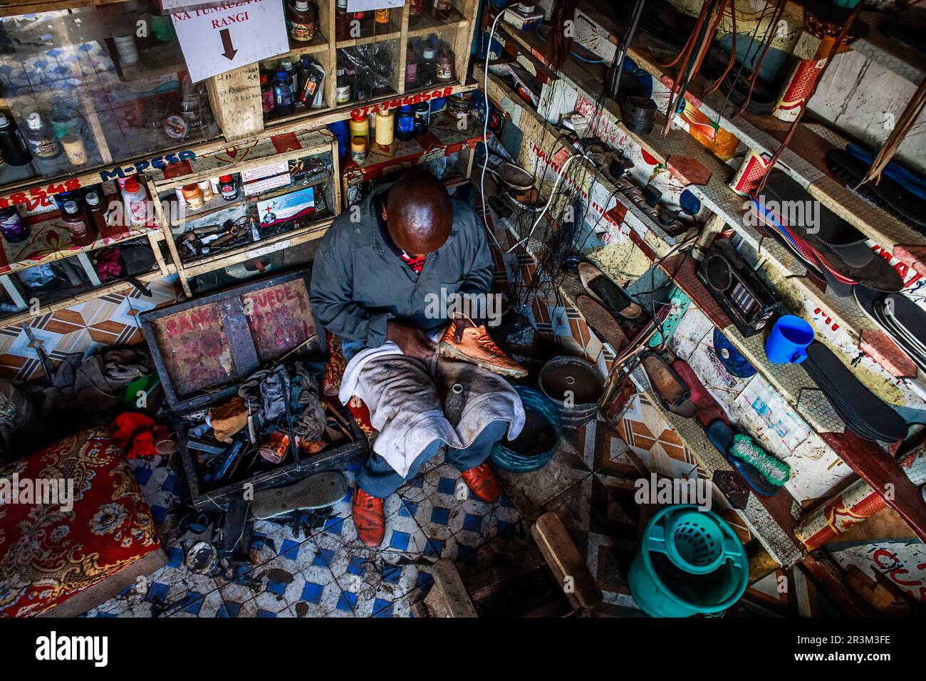 Nairobi slum shop hi-res stock photography and images - Alamy