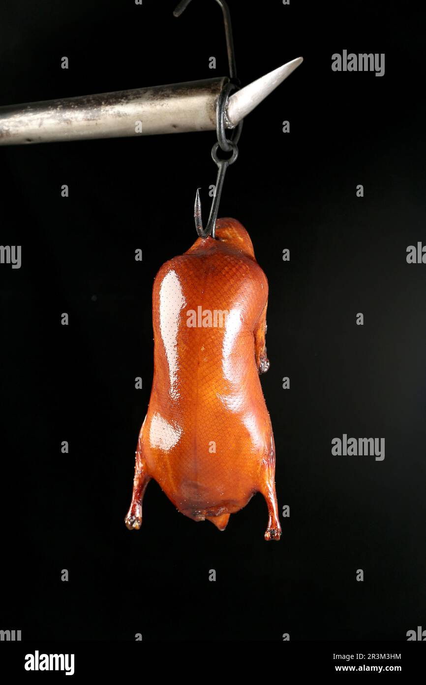 Cutting of Peking Roast Duck,Beijing roasted Duck Stock Photo - Alamy