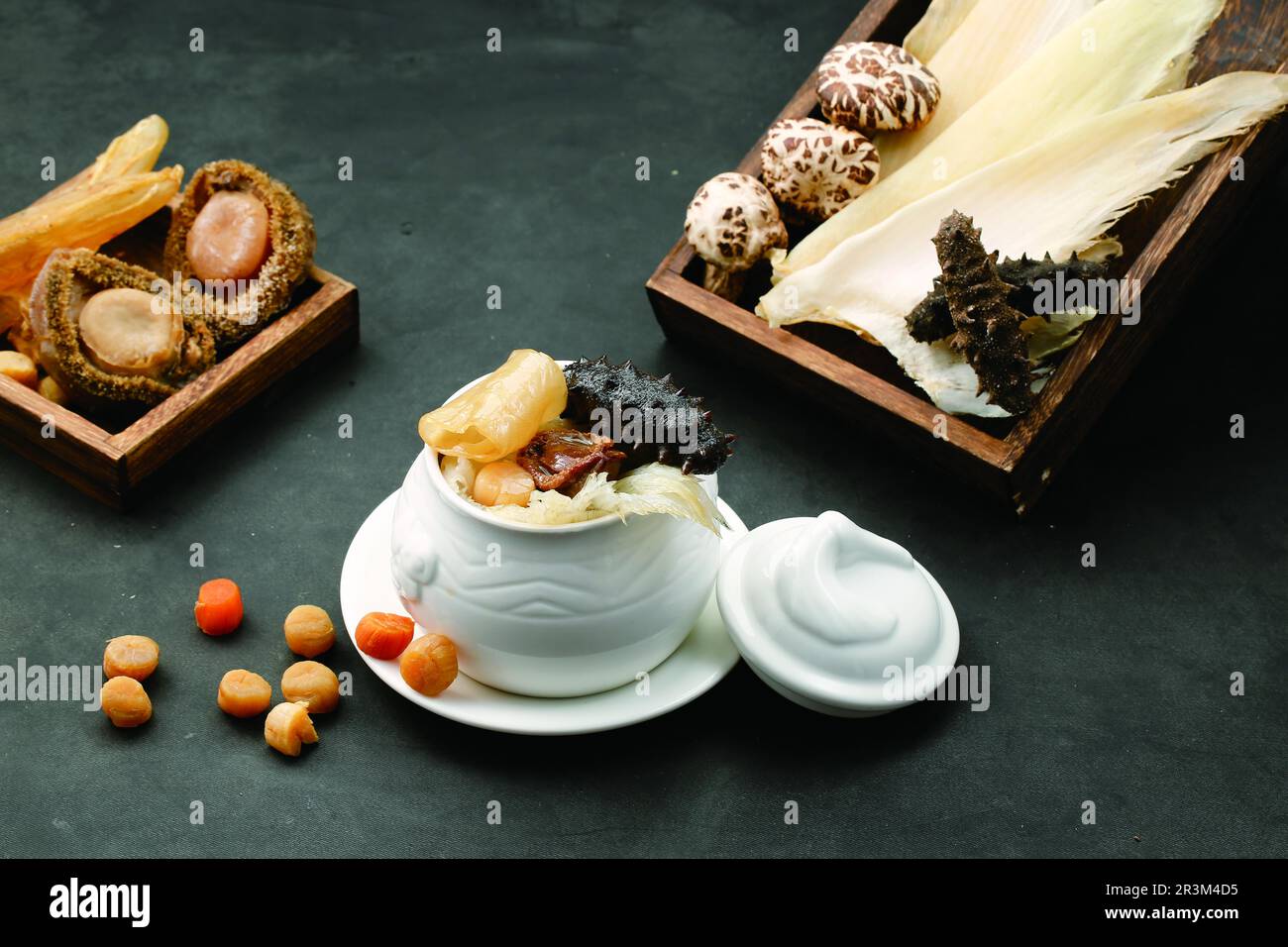 Buddha Jumps Over the Wall，Fujian cuisine. Translation: "正宗佛跳墙"meaning ...