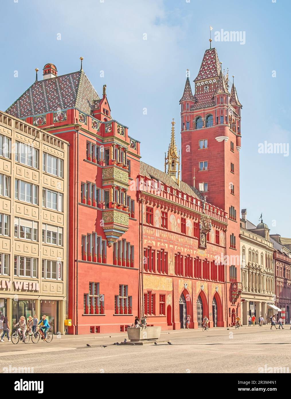 Big square old city hall hi-res stock photography and images - Alamy