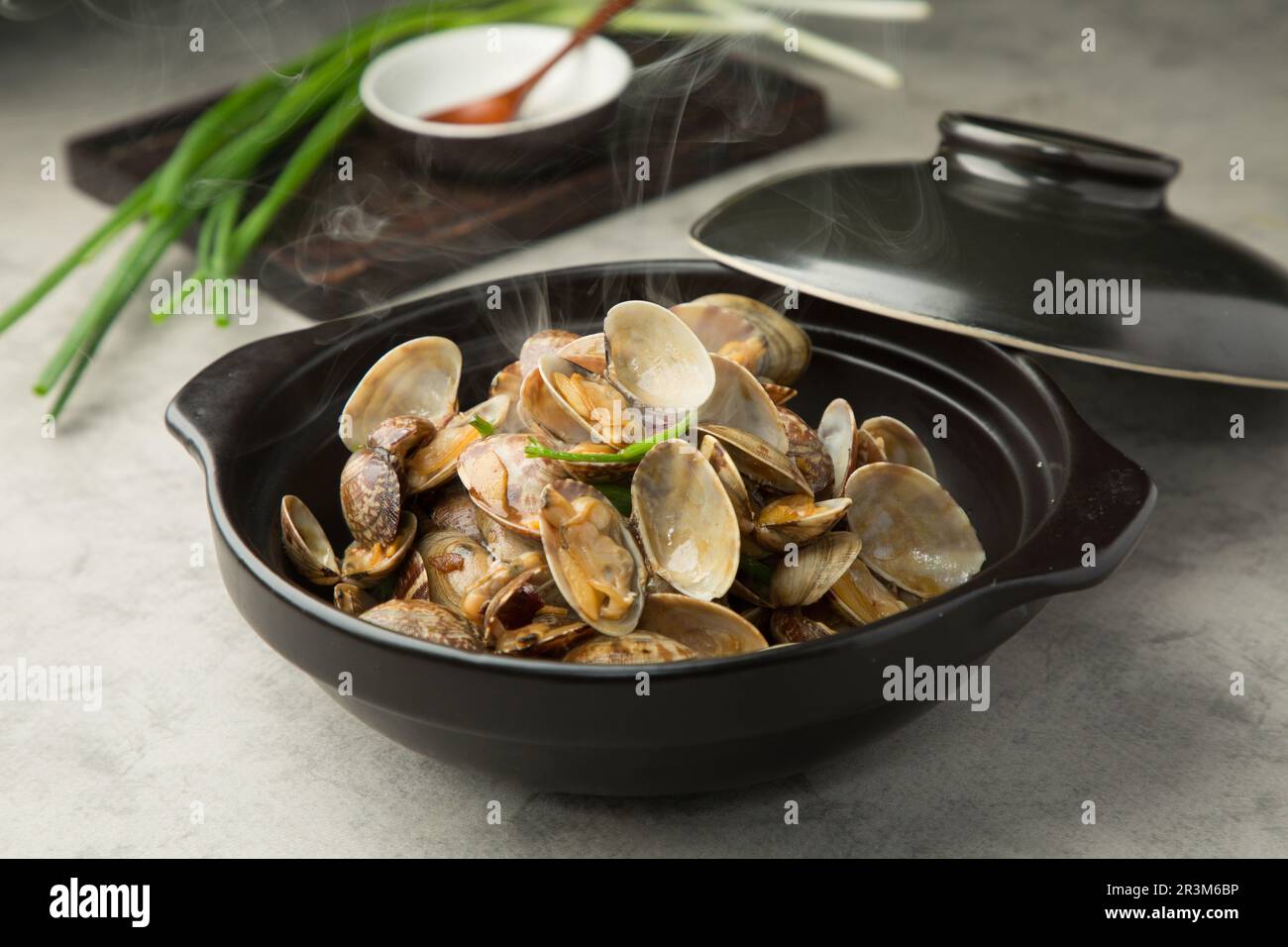 stir-fried clam with Ginger and Spring Onions， (Surf , Short necked ...