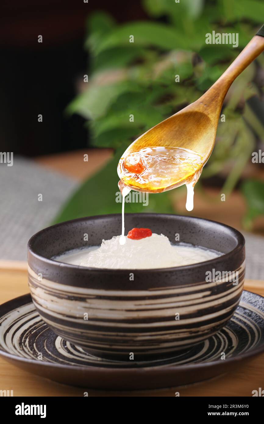 Double-boiled Best Quality Bird's Nest Soup Stock Photo - Alamy