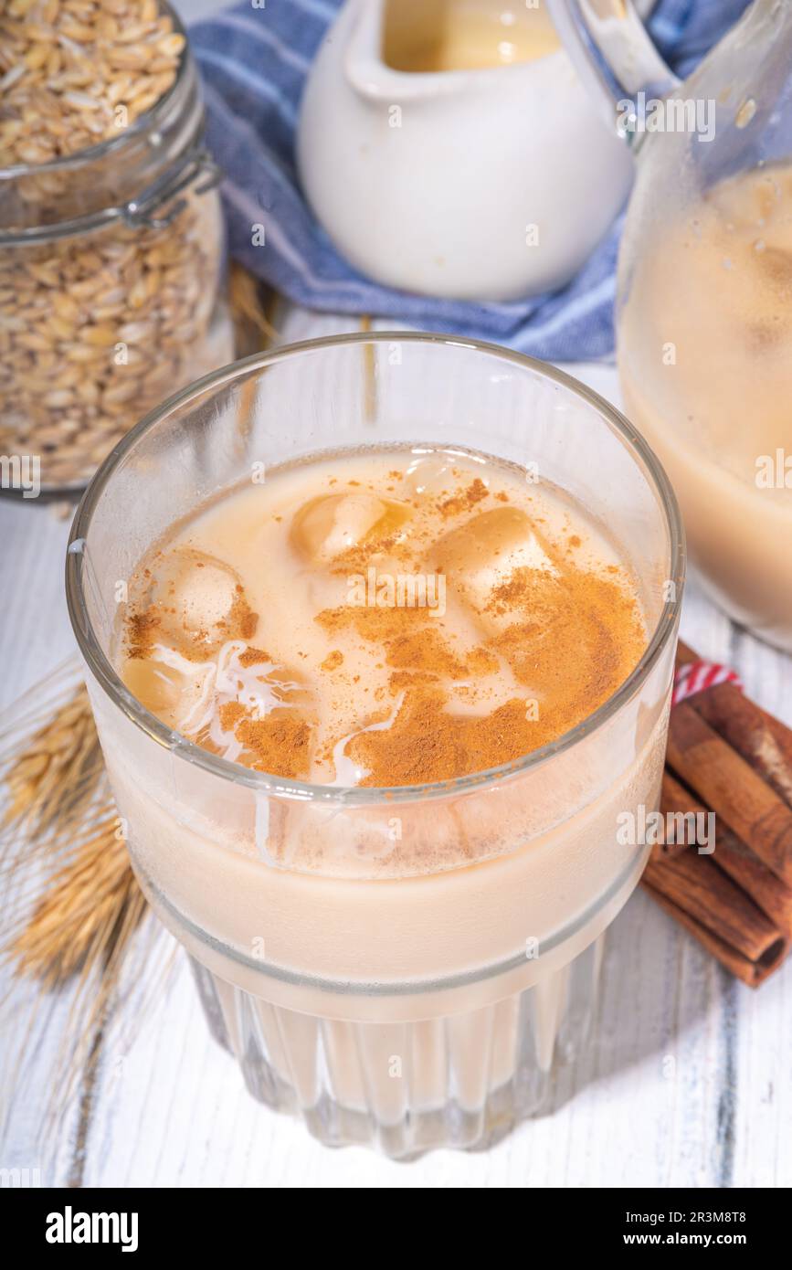 Alcohol de agua hi-res stock photography and images - Alamy