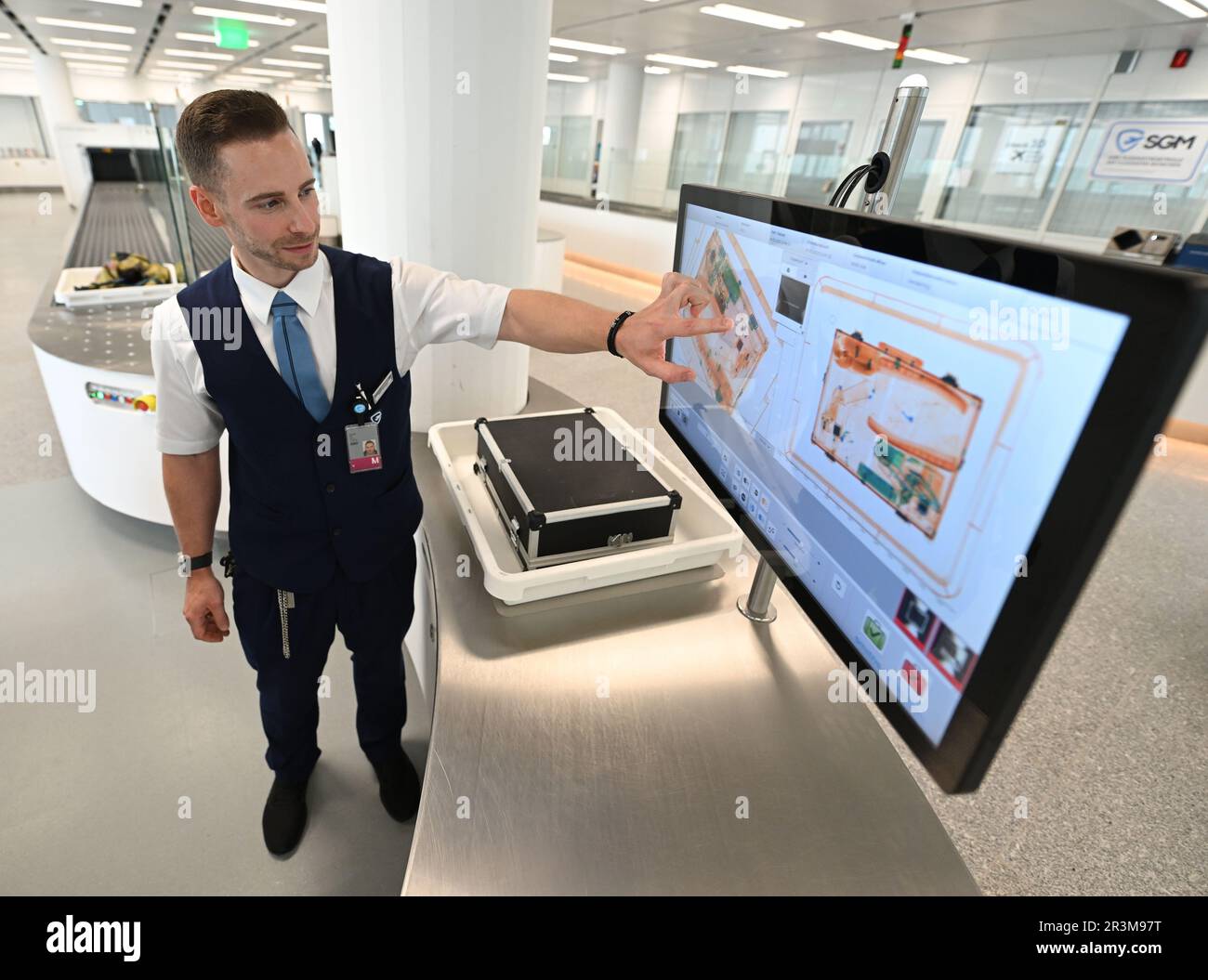 Munich, Germany. 24th May, 2023. ILLUSTRATION - A security checkpoint ...