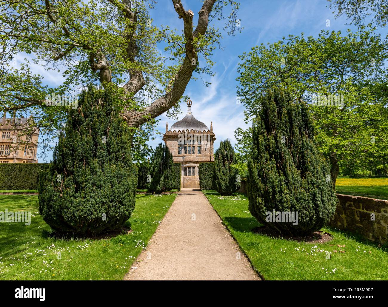 Montacute house gardens and grounds hi-res stock photography and images ...